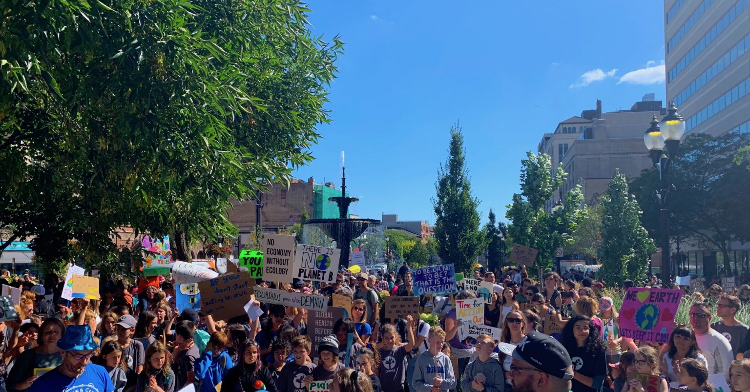 CAUGHT ON CAMERA: Hamilton's Climate Protest Attracts Huge Crowd ...